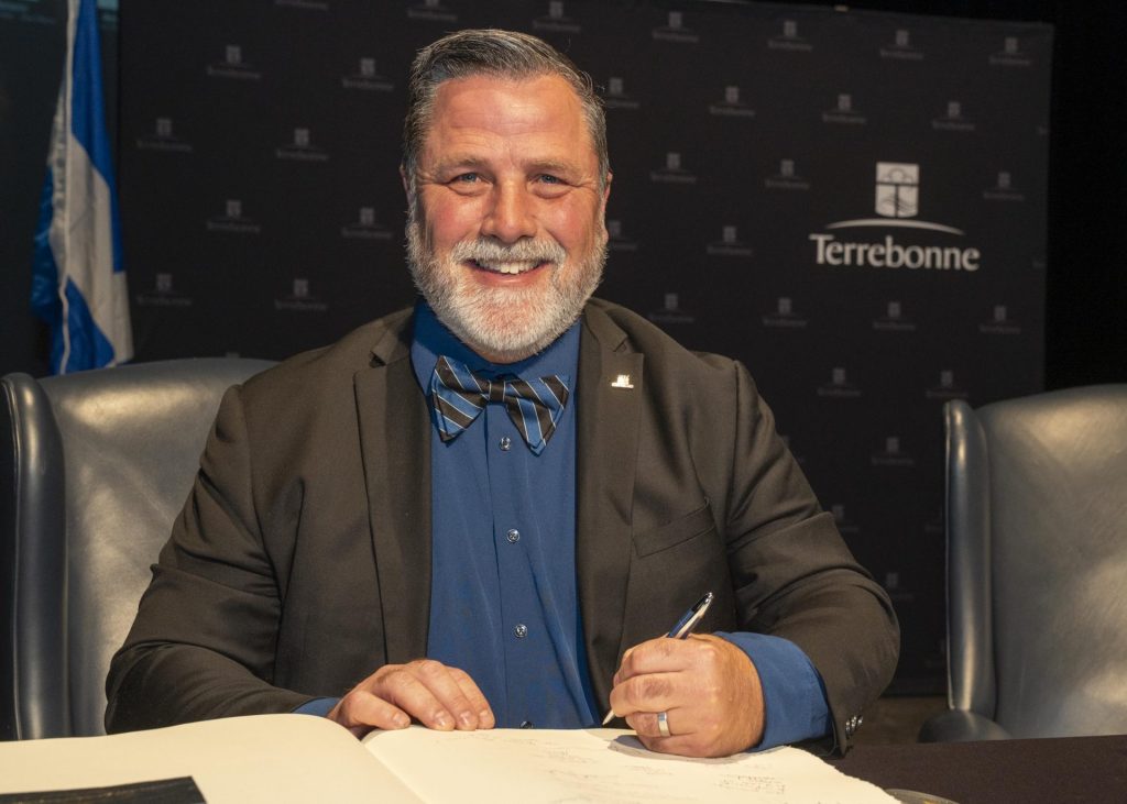 Les élus du nouveau conseil municipal sont assermentés - Ville de ...
